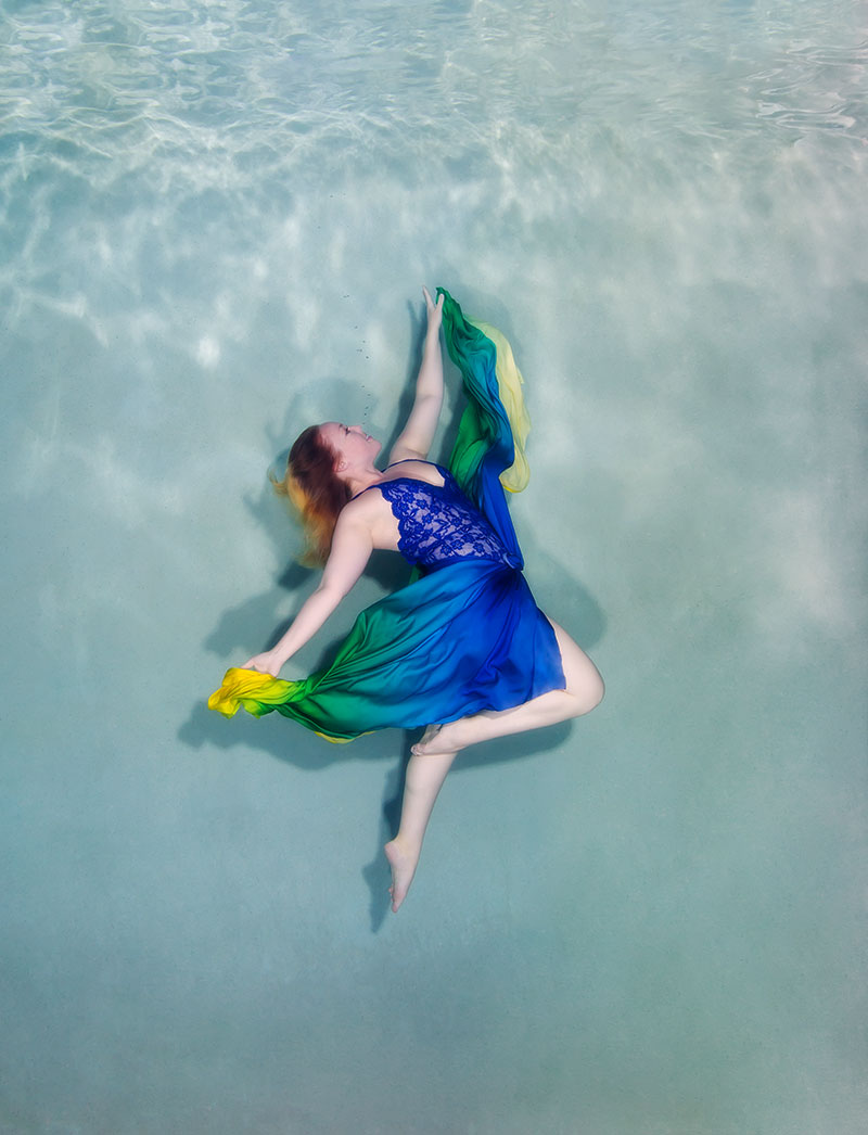 Interview with a pro underwater mermaid model and travel nurse ...